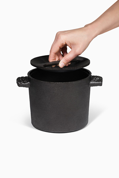 Wabi Nabe Cast Iron Pot – Chicago Magazine