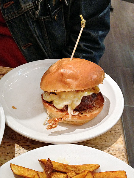 Burger @ Indie Burger – Chicago Magazine