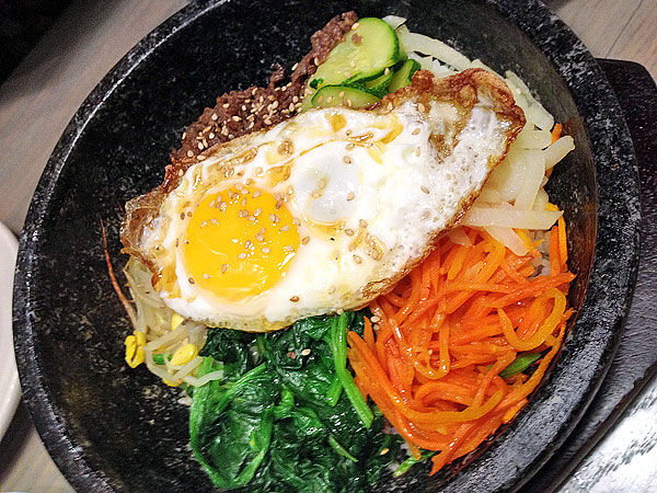 Bibimbap @ Ahjoomah's Apron – Chicago Magazine