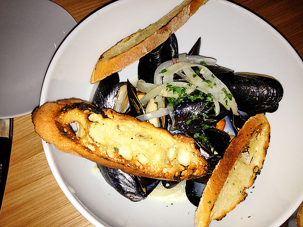 Mussels @ Frog n Snail – Chicago Magazine