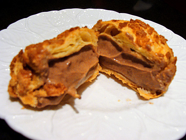 Cream Puff @ Beard Papa's – Chicago Magazine