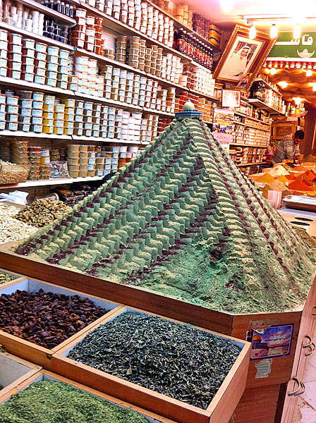 Spice Pyramid @ the Shuk in Jerusalem – Chicago Magazine