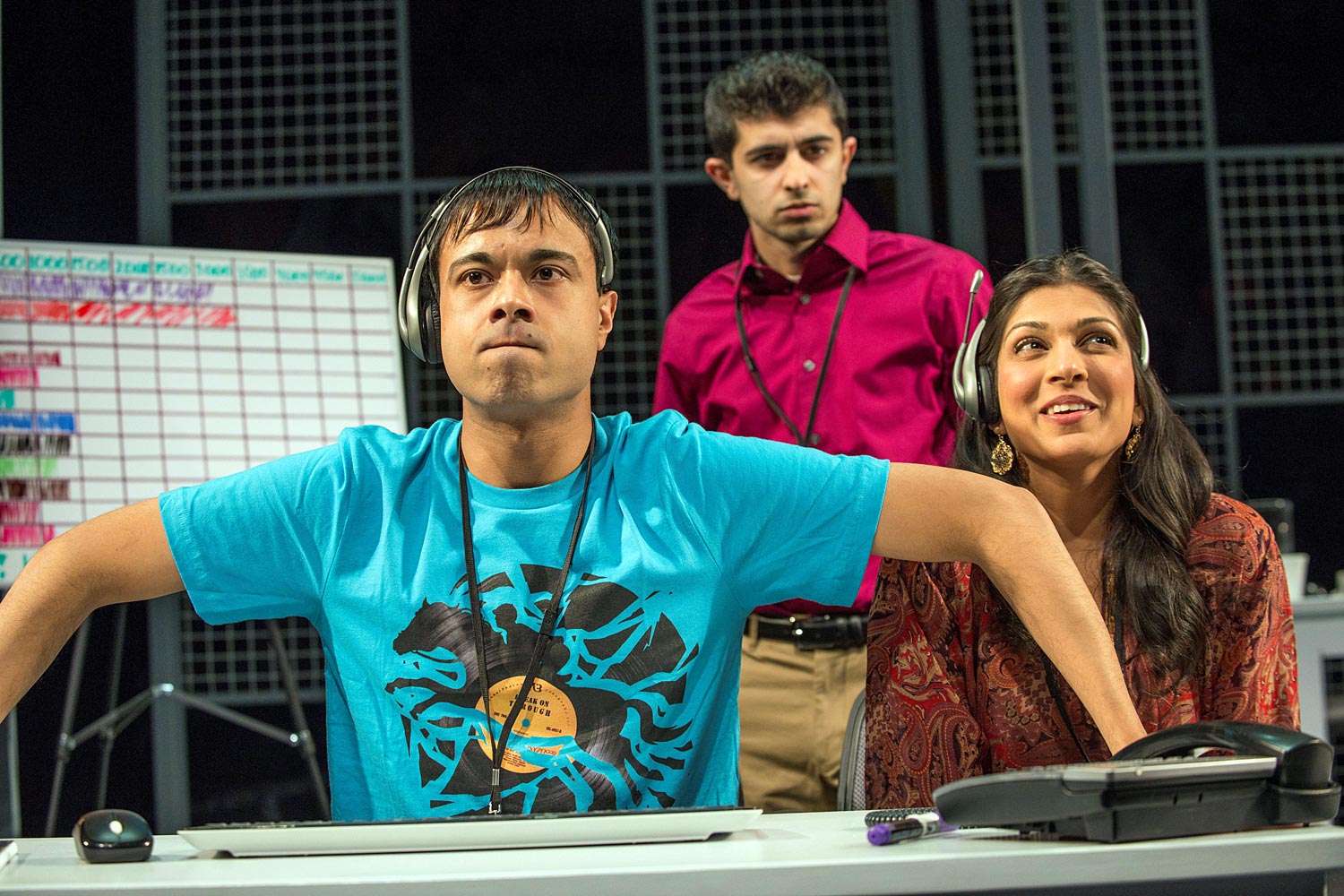 Review: Victory Gardens’ ‘Disconnect’ Needs to be Unplugged and ...