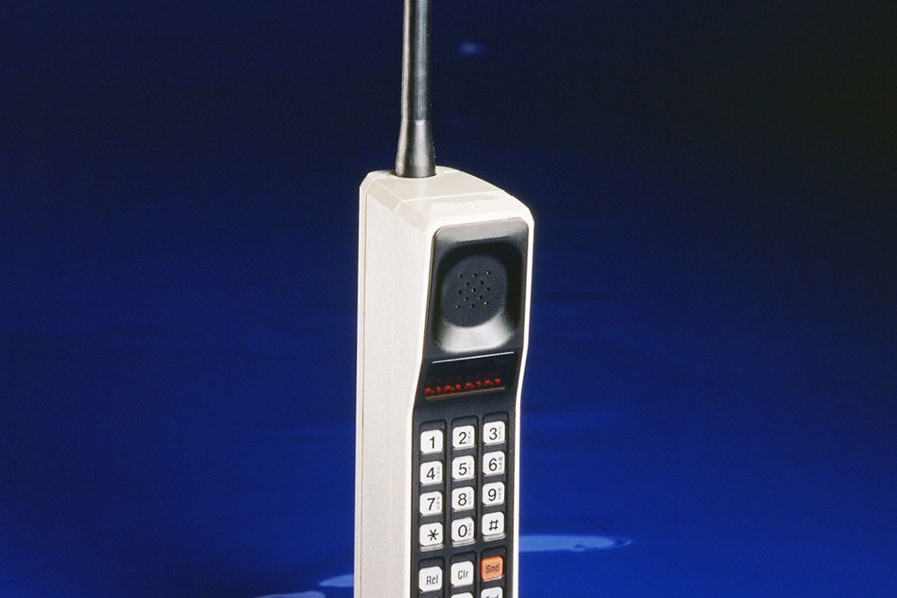 25. Motorola Unveils the First Portable Cellphone – Chicago Magazine