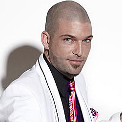 Singles 2010: Eric Tucker – Chicago Magazine