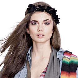 Singles 2011: Caroline Boneham – Chicago Magazine