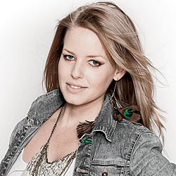 Singles 2011: Kate Kelly – Chicago Magazine