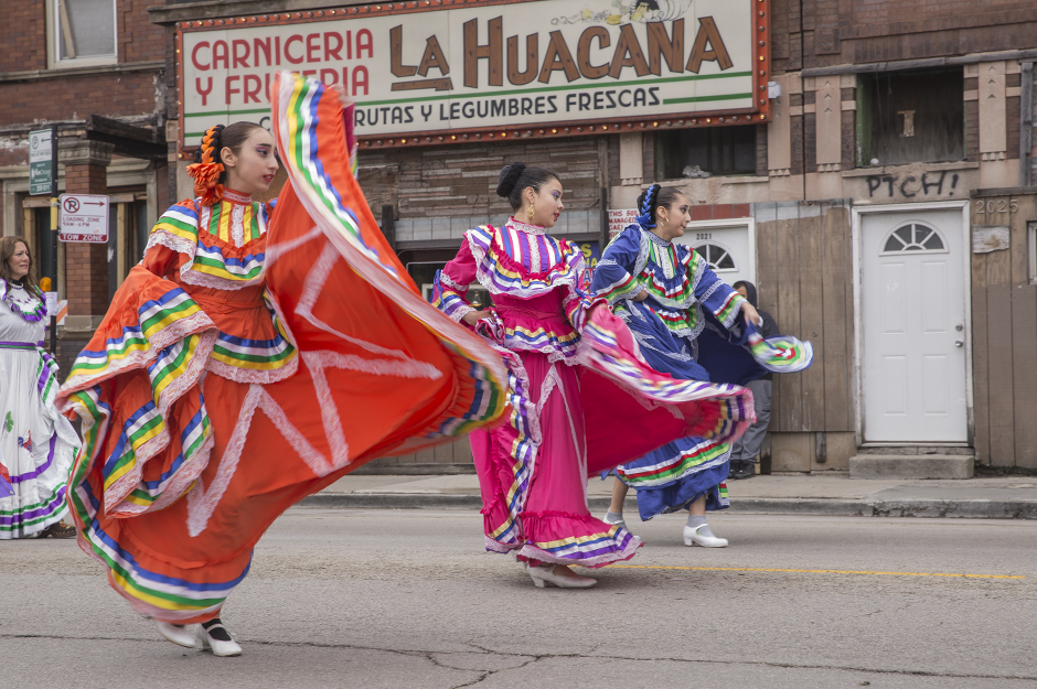 Colorful Scenes From the 2016 Cinco de Mayo Parade – Chicago Magazine