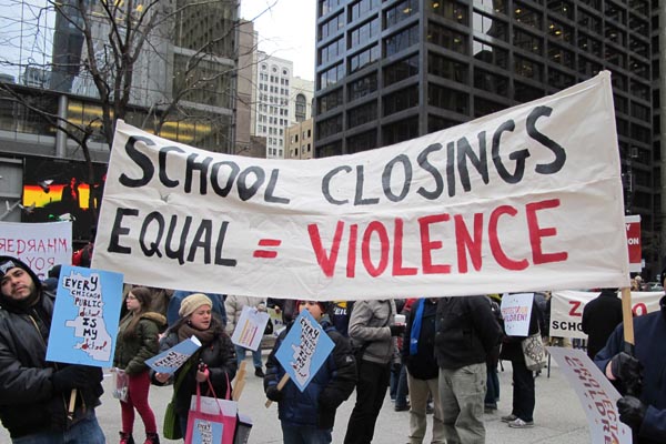 The 12 Best Signs at the CPS Protest – Chicago Magazine