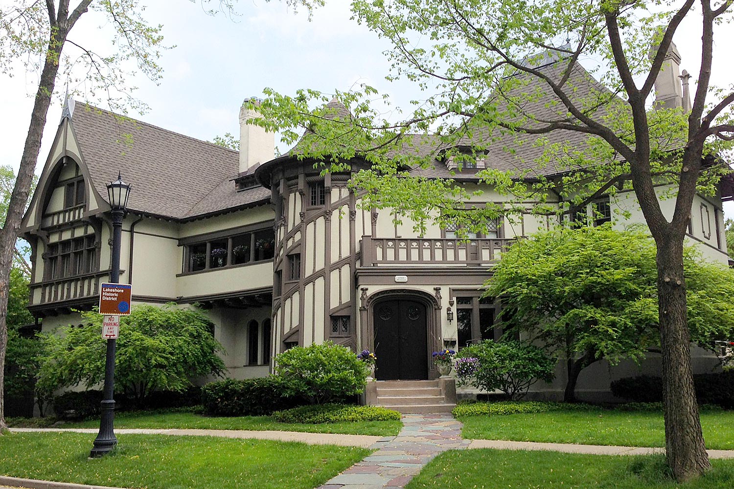 Evanston’s Medieval Fantasy House Sold in Just a Day – Chicago Magazine