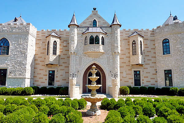 A Man’s Dream is His Castle – Chicago Magazine