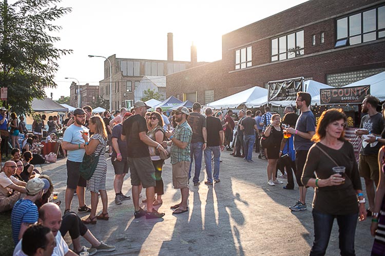 The Vibe Was Nicely Chill at This Year's Hideout Block Party – Chicago ...