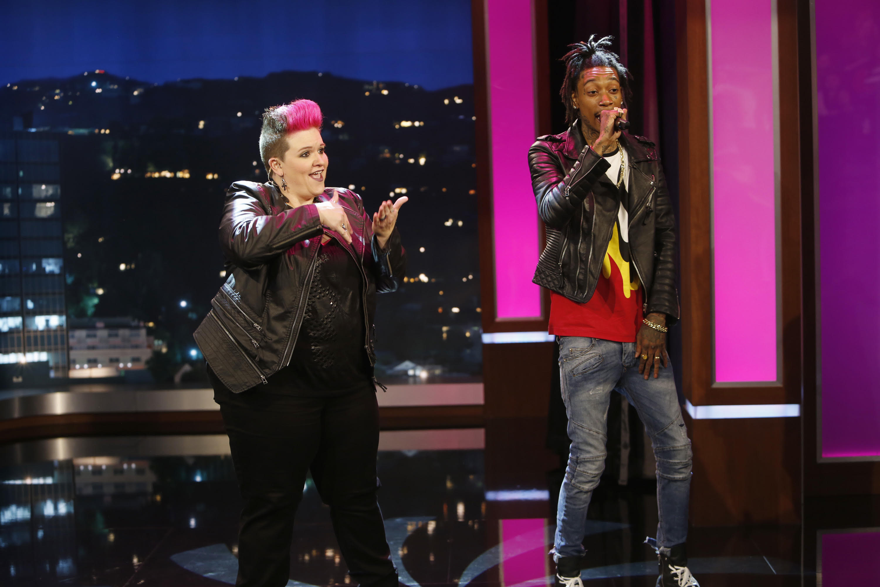 Lollapalooza's ASL Interpreter Is Back, With New Moves Up Her Sleeves ...