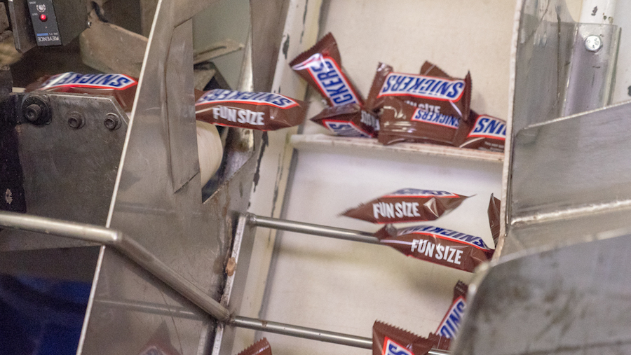 How Bite-Size Snickers Are Made (in Galewood, No Less) – Chicago Magazine