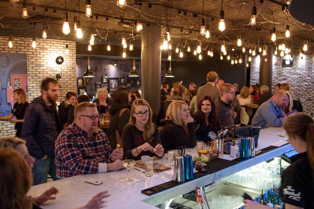 1959 Kitchen & Bar Lets You Grab Pre- and Post-Show Drinks Inside ...