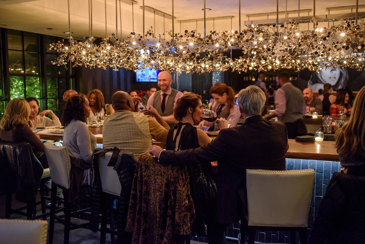 Steak 48's Bar Is a Cozy Stop in River North – Chicago Magazine