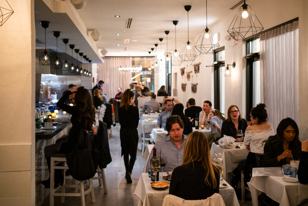 Avli Brings a Taste of Santorini to River North – Chicago Magazine