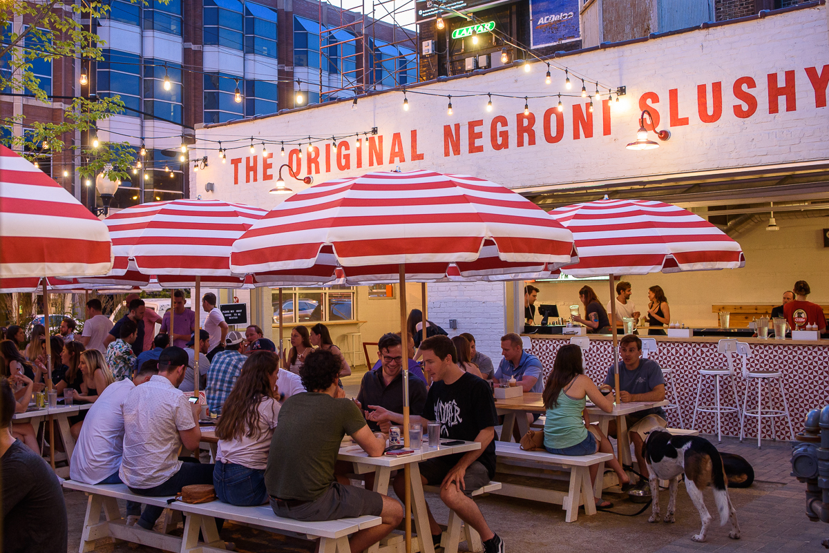 In Lincoln Park, Parson’s Is Still Reigning Patio King – Chicago Magazine