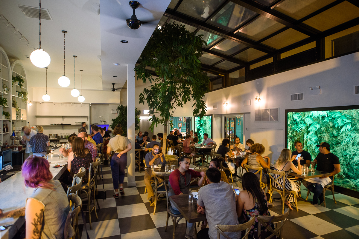 Bixi Beer Is a Quintessential Bar Crawl Stop in Logan Square – Chicago ...