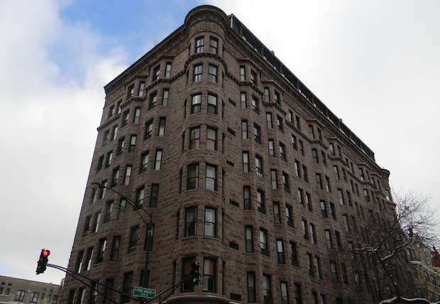 Snag the Only Unit For Sale at the Landmark Brewster – Chicago Magazine