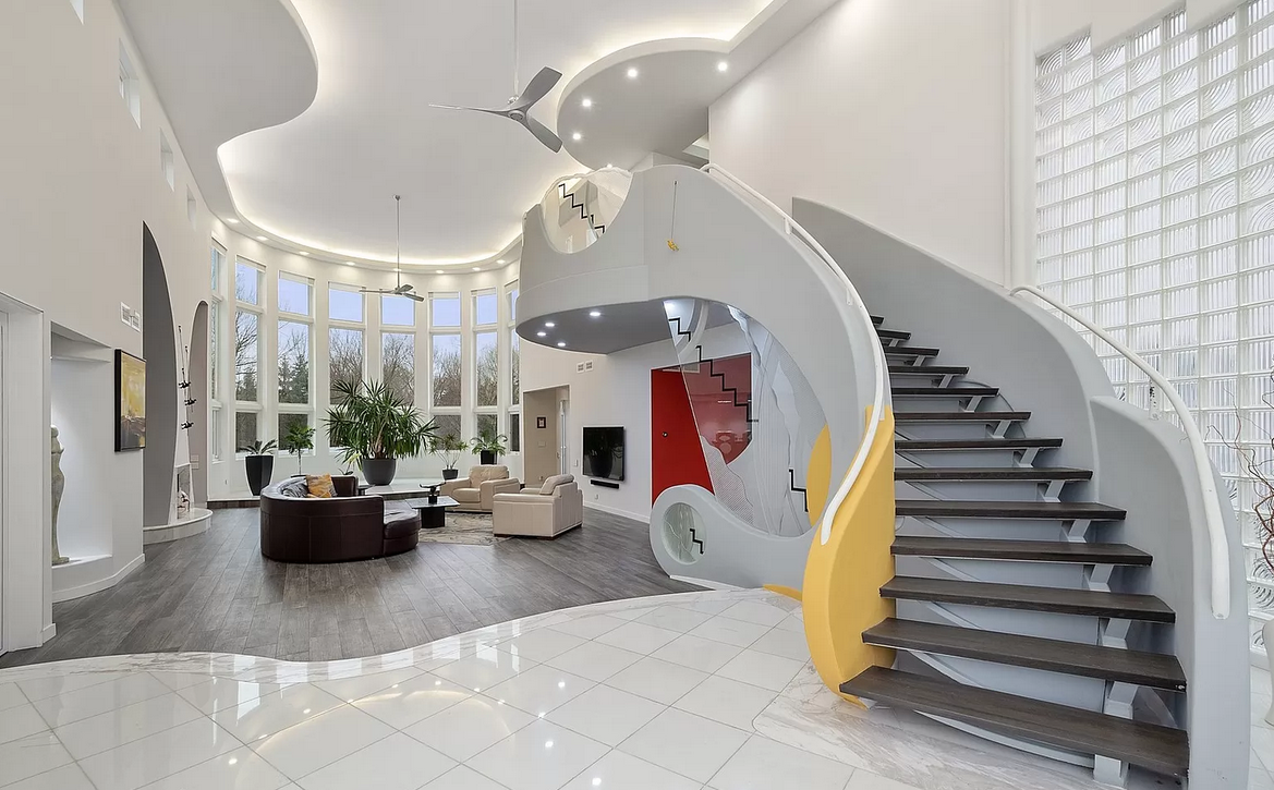 Live Like a Jetson in These Very '90s Millennium Mansions – Chicago ...