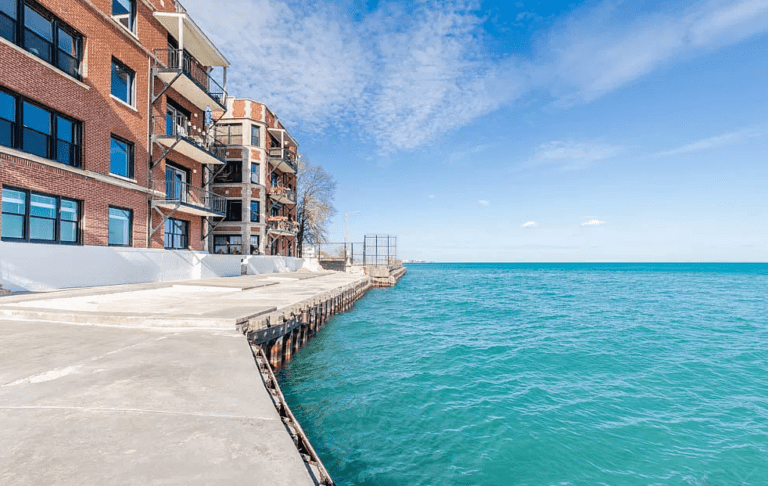 Five Homes For Sale on Lake Michigan – Chicago Magazine