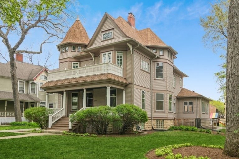 Five Architecturally Significant Homes in Oak Park and River Forest ...
