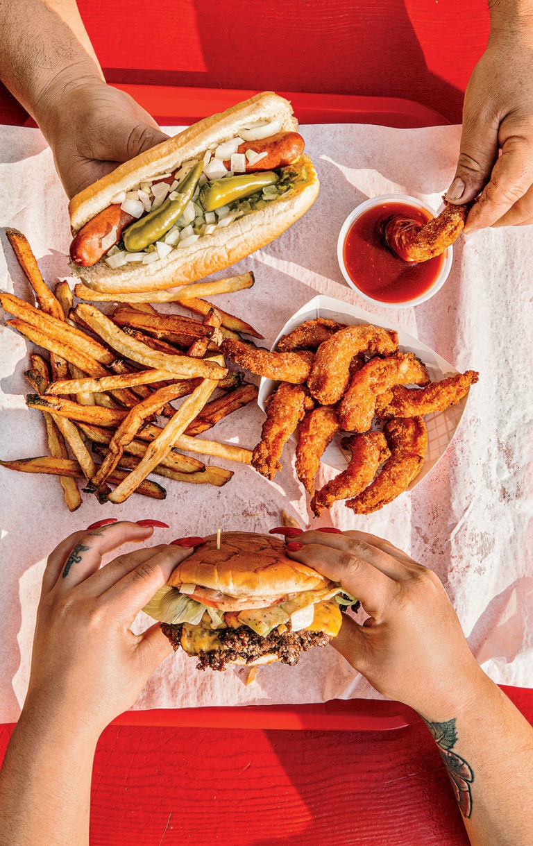 The Hot Dog Stand That’s Also Perfect for Date Night – Chicago Magazine