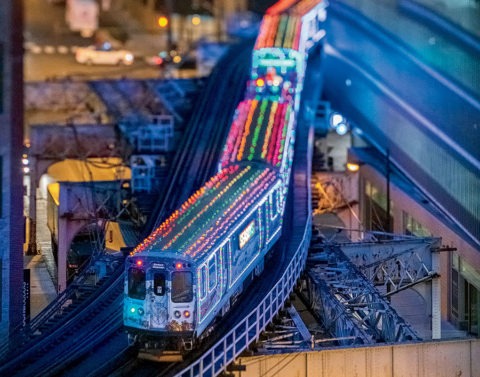 Even Santa Rides the CTA – Chicago Magazine