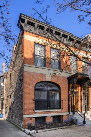 An Edgar Miller and Other Homes for Sale in Old Town – Chicago Magazine