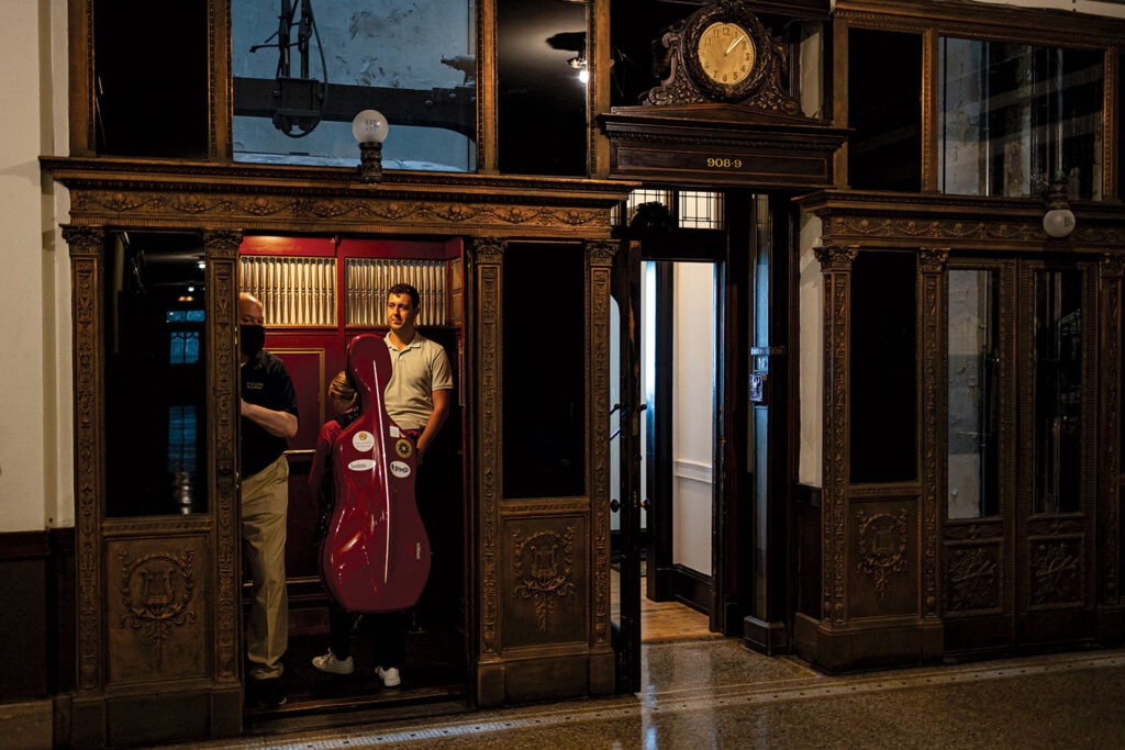 The Waning Days of the Manual Elevators – Chicago Magazine